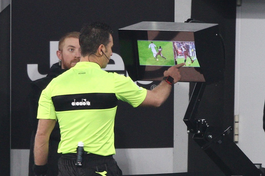 VAR、W杯での導入決定！ でも実際どんなもの？ 担当者のプレゼンをまとめてみた | サッカーキング