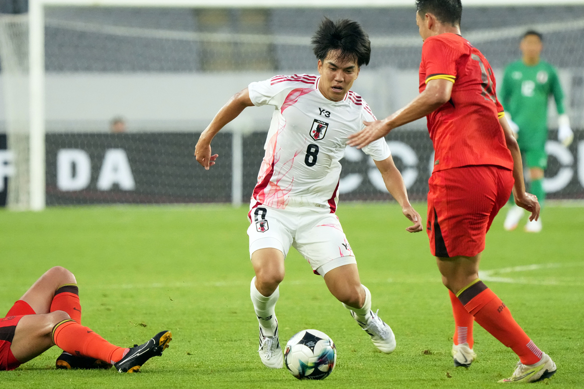 日本代表デビュー戦で鋭い縦パス連発、先制点アシストの田中聡は細谷真大との関係に「常に狙ってくれと言われていた」 | サッカーキング